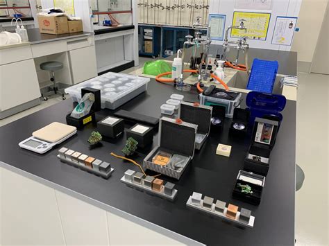 化学実験教室「応用編」を開催しました！ お知らせ・トピックス 岡山理科大学