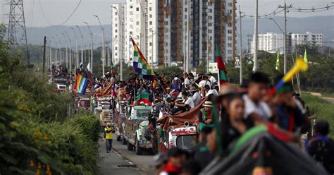 La Vía Buga Buenaventura Está Bloqueada Por Protestas De Comunidades