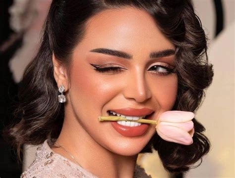 بالفيديو متابع يتغزل في رهف القحطاني وهكذا ردت عليه مـزمـز