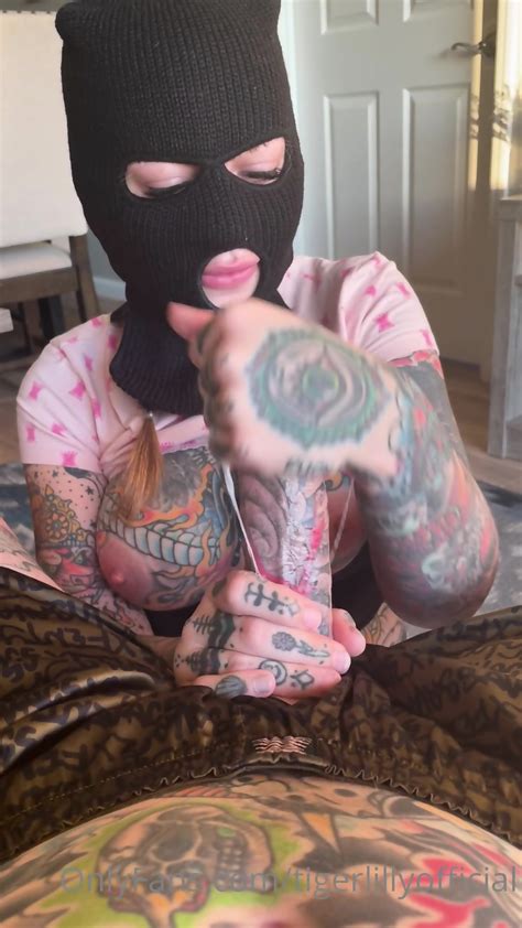 Slut Sucking Tattood Dick Eporner