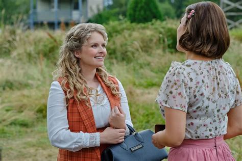 Andrea Brooks Was Pregnant While Filming When Calls The Heart Season 12