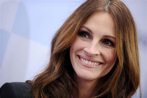 Julia Roberts Hd Wallpapers Julia Roberts Debuts New Bangs At Watches