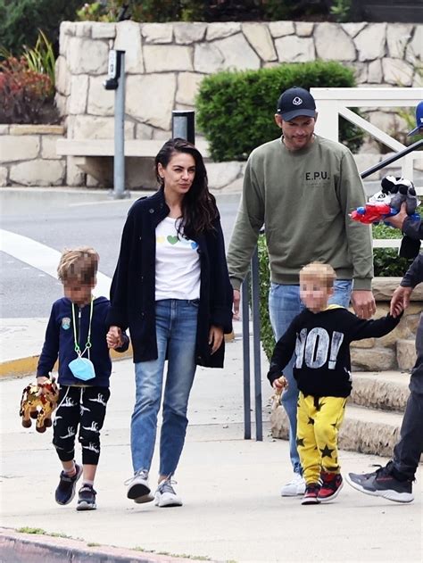Mila Kunis Son Ashton Kutcher And Mila Kunis Welcomes Son