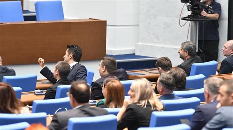 Депутатите обсъждат ветото на Радев върху Закона за енергетиката Nova