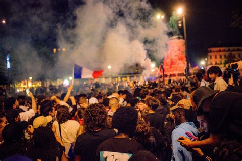 ТЕШКИОТ СОЈУЗ ја одведе во МАКСИМАЛЕН ХАОС Со Франција веќе никој не може да управува Дознај