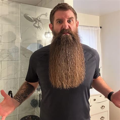 Dan C Bearded Why Cant The Beard Style Stay Like This