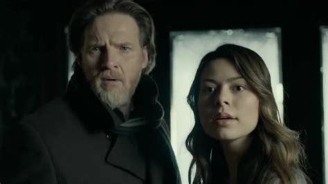 Miranda Cosgrove Stars In Netflixs Mother Of The Bride Rom Com