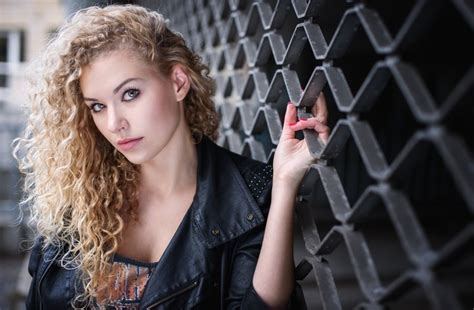 Blonde Women Model Wallpaper Coolwallpapers Me
