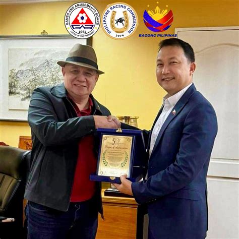Gab Chairperson Atty Richard S Clarin Receives Plaque Of Appreciation From Philracom Chairman