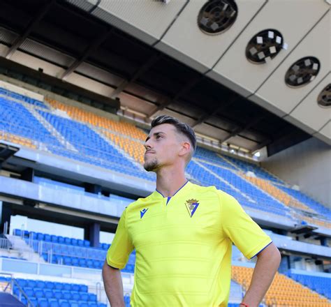 Antonio Blanco llega al Cádiz posible chollo Biwenger y Comunio