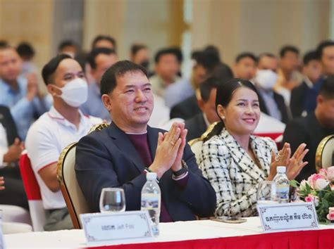 ឧកញ៉ាបណ្ឌិត គីម ហ៊ាង និងលោកជំទាវ ដឹកនាំសិក្ខាសាលាអចលនទ្រព្យដ៏ធំប្រចាំឆ្នាំ២០២៣