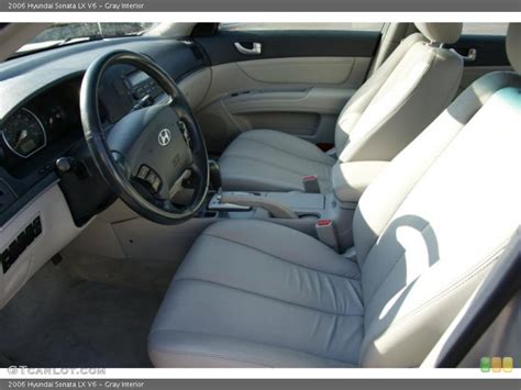 Gray Interior Photo For The 2006 Hyundai Sonata Lx V6 46905182