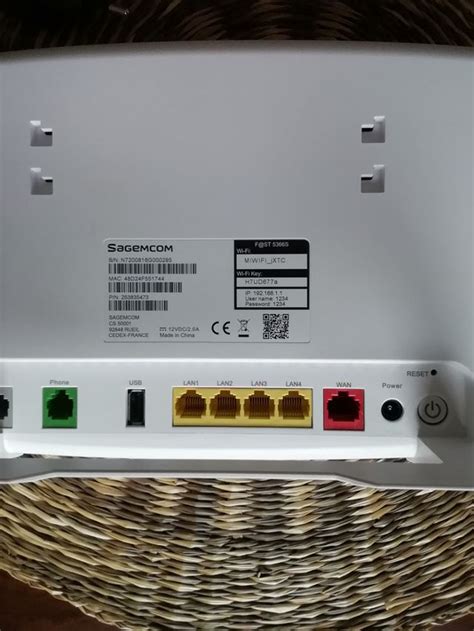 Router Sagemcom Cs 50001 Y Cables De Alimentación De Segunda Mano Por