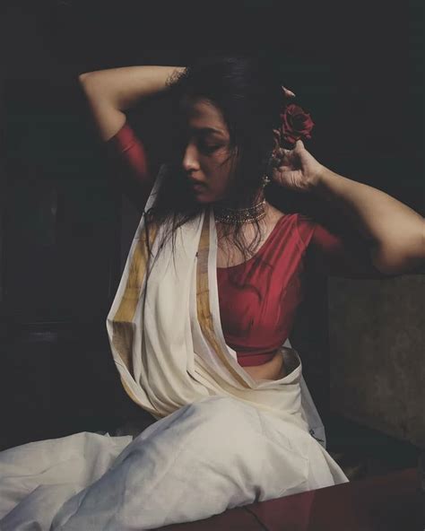 Pin By Wally S Page On Indian Aesthetic Model Poses Photography