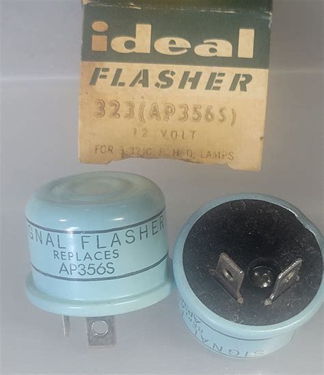 12 Volt Rectangular Turn Signal Flasher 180