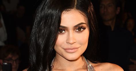 Kylie Jenner Tv Show New Trailer Friend Boyfriend Drama