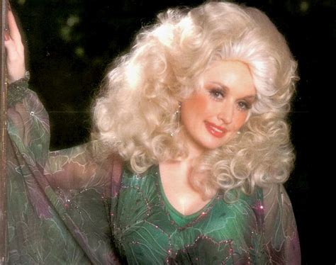 Dolly Parton Measurements Height Weight Age Bra Size Body