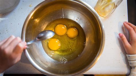 How Much Protein Is In 3 Eggs Foodzilla Foodzilla