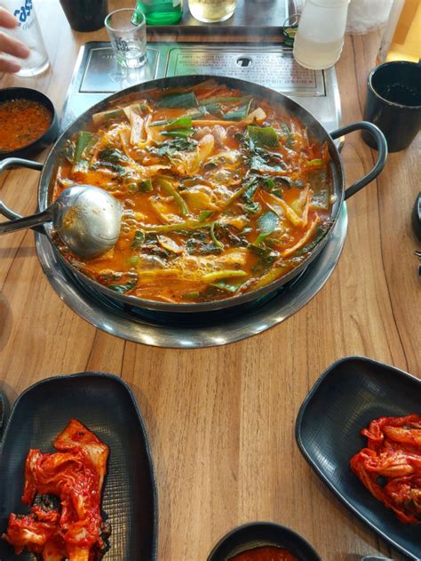 보신탕은 가고 염소탕이 뜬다···모란전통시장의 변신