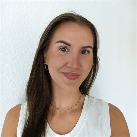 Anna Leser Mitarbeiter Kundenservice Royfort Xing