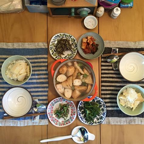 소행성밥상 쌔비테이블 424 아침을 거른 점심밥상 죽순밥을 하고 어제 손님 치루고 남은 오뎅탕을