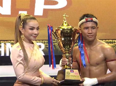 គុនខ្មែរ៖ ព្រំ សំណាង និងឈឿង ល្វៃ ឈ្នះគូប្រកួតមកពីអ៊ីរ៉ង់ដូចគ្នា នាជំនួបមិត្តភាពអន្តរជាតិ