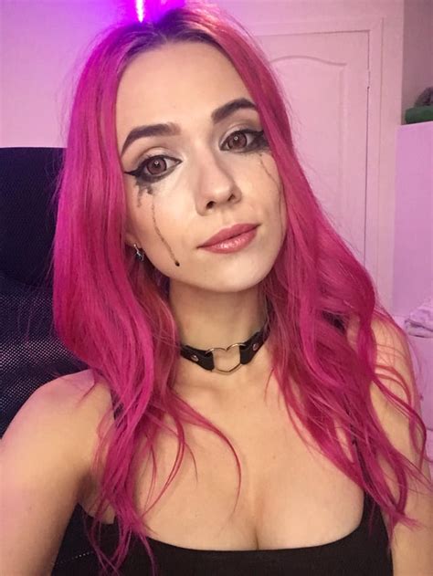 I love my collar collection : r/collared