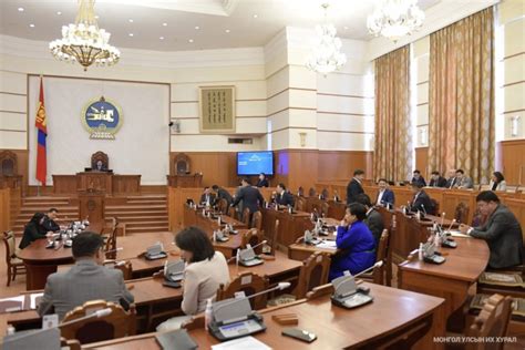 Б Баатарзориг Төрийн албанд орох иргэний нөөц 14 мянгад хүрээд байна