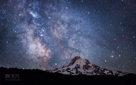 美艳壮观的银河星空 Windows 美化主题 高清壁纸打包下载 异次元软件下载