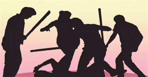 மாணவிகளுக்கு பாலியல் தொல்லை அளித்த விரிவுரையாளர் வெளுத்துக்கட்டிய சக மாணவர்கள் Tamil Spark