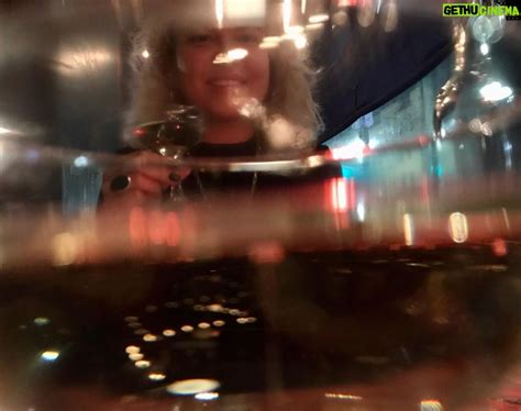 Halyna Hutchins Instagram Bubbly With A Dear Friend Champagne Ingoodcompany Friends Los