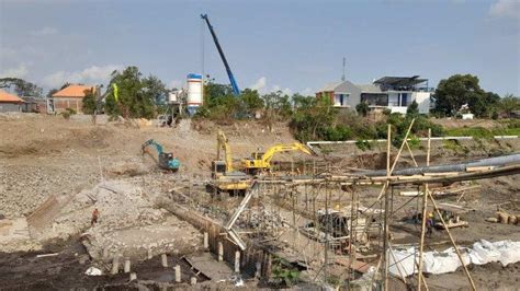 Rusak Sejak 2018 Dam Boreng Lumajang Akhirnya Mulai Dibangun Pj Bupati