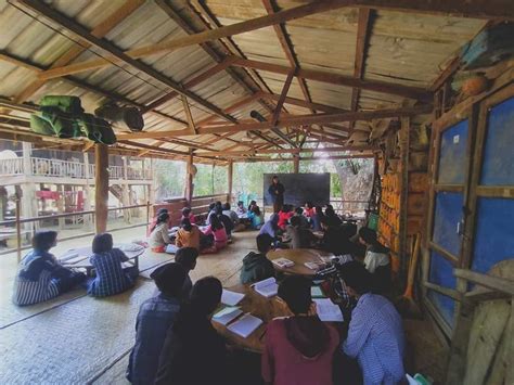 Khit Thit Media On Twitter မုံရွာ အမြင့်လမ်း သပိတ် အင်အားစုများက Nug အစိုးရဖွင့်လှစ်ထားသော က