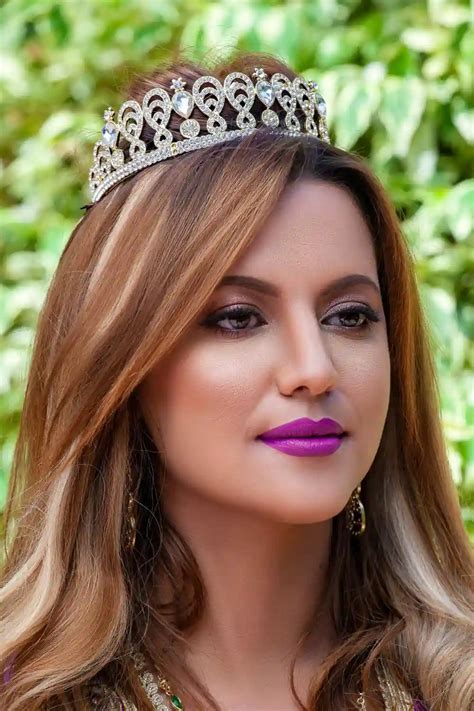 Why Do Ladies Wear Tiaras Styles Occasions And History