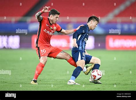 Shanghai Port Football Club Defeated Wuhan Three Towns Football Club