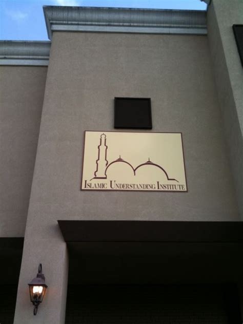 گنبد به شکل پستان زن و مناره به شکل آلت مردانگی ساخته می شود