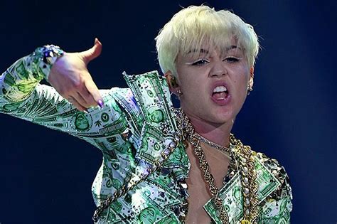 Miley Cyrus Posts Topless Instagram Selfie [nsfw Photo]