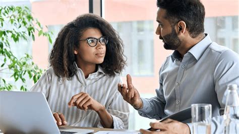 5 Slam Dunk Replies To Shut Down Someone Who Criticizes You Yourtango