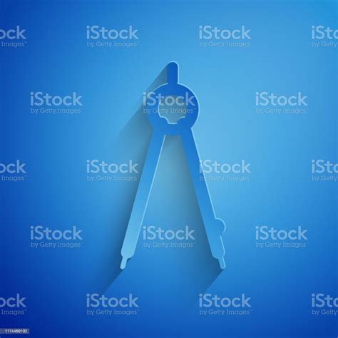 종이 잘라 파란색 배경에 격리 그리기 나침반 아이콘입니다 나침반 기호입니다 그리기 및 교육 도구 기하학적 악기 종이 아트 스타일입니다 벡터 일러스트레이션 건설 산업에 대한