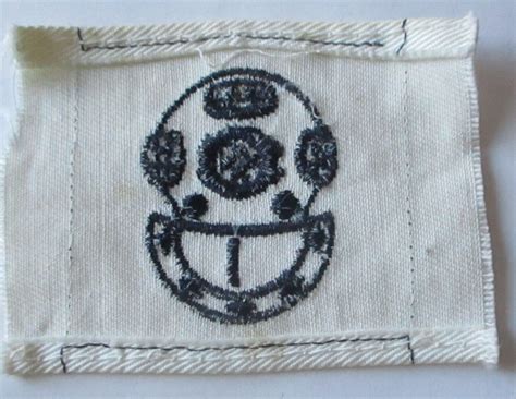 Original Us Navy Diver 1st Class Patch Insignia On White 4849102428