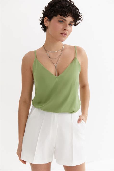 Купити Майка на бретелях штучний шовк фісташкова майка колір зелений