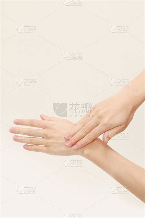 部分 仅日本人 女性特质 女人 青年女人 柔和色 化妆用品 日本人 20到29岁 日本