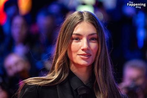 Lorena Rae Sexy Legs Pics What S Fappened