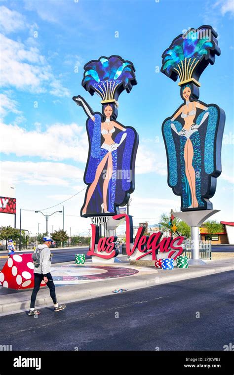 The Las Vegas Sign With Showgirl Signs On The North Vegas Strip This Is Where Las Vegas City