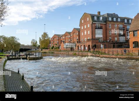 River Kennet And County Lock Start Of Kennet And Avon Canal Reading Berkshire England Uk