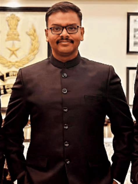 कतन पढ लख ह UPSC टपर IAS आदतय शरवसतव TV Bharatvarsh