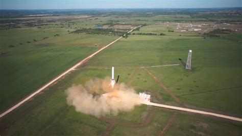 Private Grasshopper Rocket Prototype Makes Highest Flight Yet Space