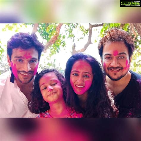 Bhamini Oza Most Liked Photos And Posts Gethu Cinema