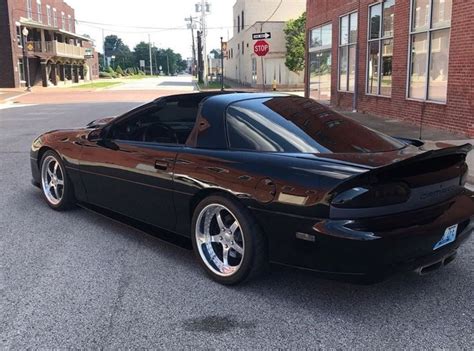 Black Camaro 4th Gen Chevrolet Camaro