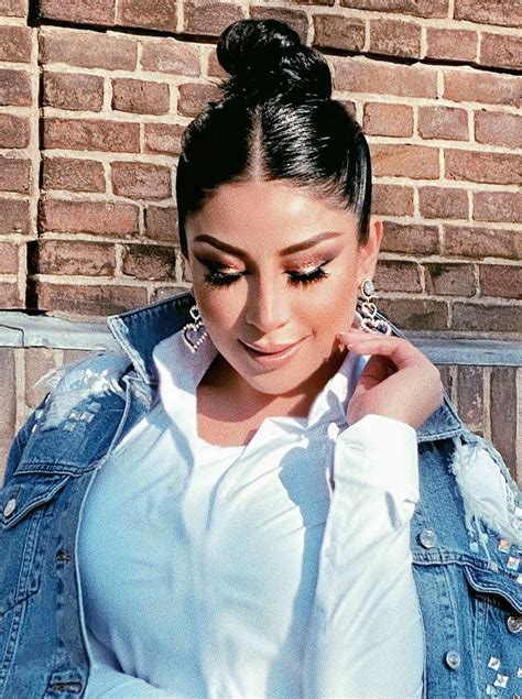 Arezo Nikbin آرزو نیکبین